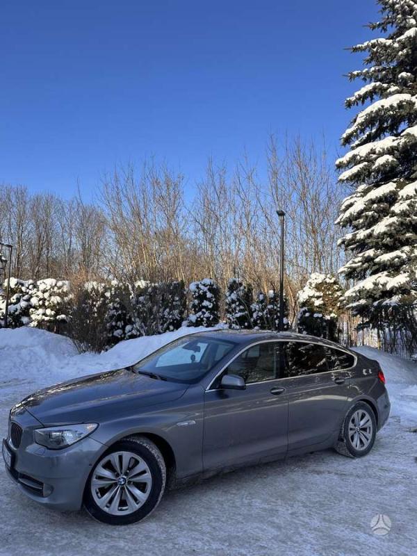 Pelēks BMW 530 Gran Turismo 2011 Viļņa, ar dzinēja tilpumu 2.99 L un nobraukumu 398 tūkst. km par 8900 €, foto 2 vietnē AUTOMOTO.COM.LV
