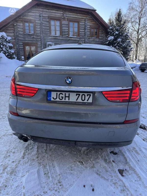 Pelēks BMW 530 Gran Turismo 2011 Viļņa, ar dzinēja tilpumu 2.99 L un nobraukumu 398 tūkst. km par 8900 €, foto 3 vietnē AUTOMOTO.COM.LV