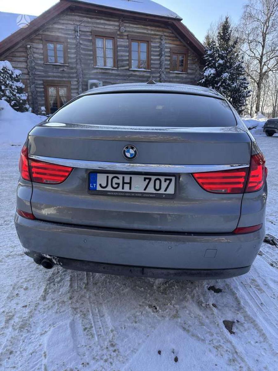 Pelēks BMW 530 Gran Turismo 2011 Viļņa, ar dzinēja tilpumu 2.99 L un nobraukumu 398 tūkst. km par 8900 €, foto 3 vietnē AUTOMOTO.COM.LV