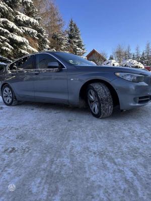 Pelēks BMW 530 Gran Turismo 2011 Viļņa, ar dzinēja tilpumu 2.99 L un nobraukumu 398 tūkst. km par 8900 €, foto 4 vietnē AUTOMOTO.COM.LV