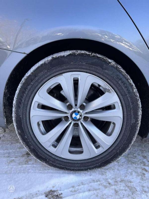 Pelēks BMW 530 Gran Turismo 2011 Viļņa, ar dzinēja tilpumu 2.99 L un nobraukumu 398 tūkst. km par 8900 €, foto 5 vietnē AUTOMOTO.COM.LV