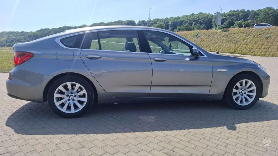 Pelēks BMW 530 Gran Turismo 2012 Kauņa, ar dzinēja tilpumu 2.99 L un nobraukumu 365 tūkst. km par 8000 €, foto 5 vietnē AUTOMOTO.COM.LV