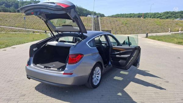 Grey BMW 530 Gran Turismo 2012 in Kaunas, with an engine capacity of 2.99 L and mileage of 365 thousand km for 8000 €, photo 10 on AUTOMOTO.COM.LV