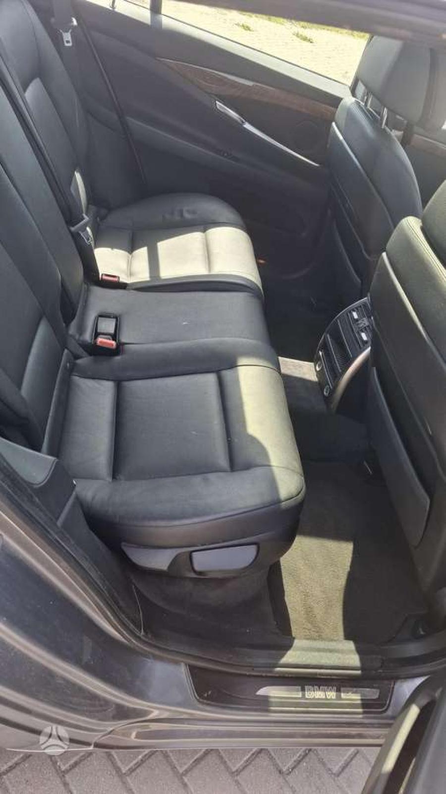 Pelēks BMW 530 Gran Turismo 2012 Kauņa, ar dzinēja tilpumu 2.99 L un nobraukumu 365 tūkst. km par 8000 €, foto 22 vietnē AUTOMOTO.COM.LV