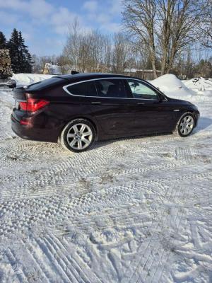 Red BMW 530 Gran Turismo 2010 in Kretinga, with an engine capacity of 2.99 L and mileage of 420 thousand km for 8400 €, photo 12 on AUTOMOTO.COM.LV