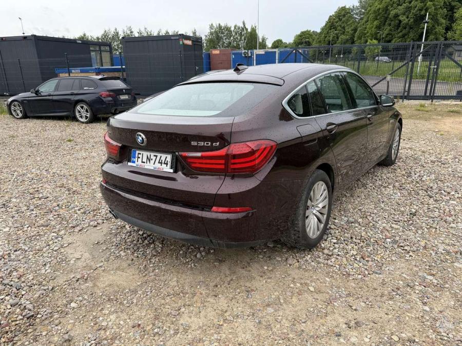 Sarkans BMW 530 Gran Turismo 2014 Viļņa, ar dzinēja tilpumu 2.99 L un nobraukumu 159 tūkst. km par 15000 €, foto 6 vietnē AUTOMOTO.COM.LV