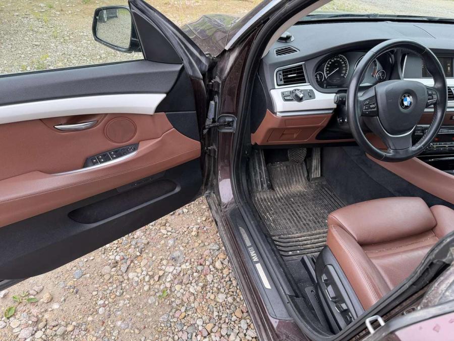 Sarkans BMW 530 Gran Turismo 2014 Viļņa, ar dzinēja tilpumu 2.99 L un nobraukumu 159 tūkst. km par 15000 €, foto 10 vietnē AUTOMOTO.COM.LV