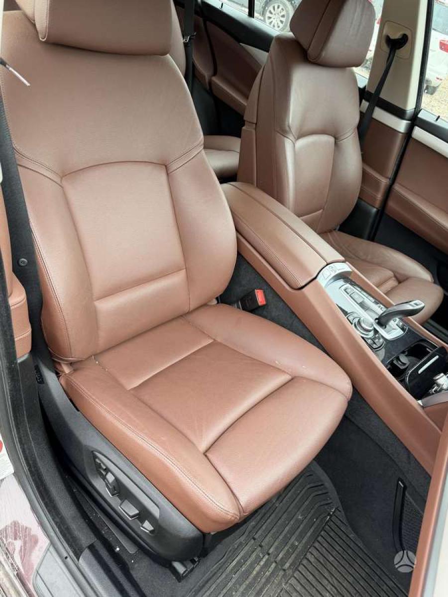 Sarkans BMW 530 Gran Turismo 2014 Viļņa, ar dzinēja tilpumu 2.99 L un nobraukumu 159 tūkst. km par 15000 €, foto 13 vietnē AUTOMOTO.COM.LV
