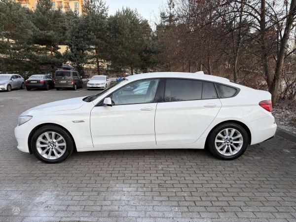 Белый БМВ 530 Gran Turismo 2011 в Вильнюс, объемом двигателя 3.00 л и пробегом 305 тыс. км за 8650 €, фото 5 на AUTOMOTO.COM.LV