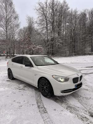 White BMW 530 Gran Turismo 2010 in Vilnius, with an engine capacity of 2.99 L and mileage of 291 thousand km for 9700 €, photo 3 on AUTOMOTO.COM.LV