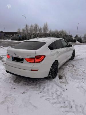 White BMW 530 Gran Turismo 2010 in Vilnius, with an engine capacity of 2.99 L and mileage of 291 thousand km for 9700 €, photo 4 on AUTOMOTO.COM.LV