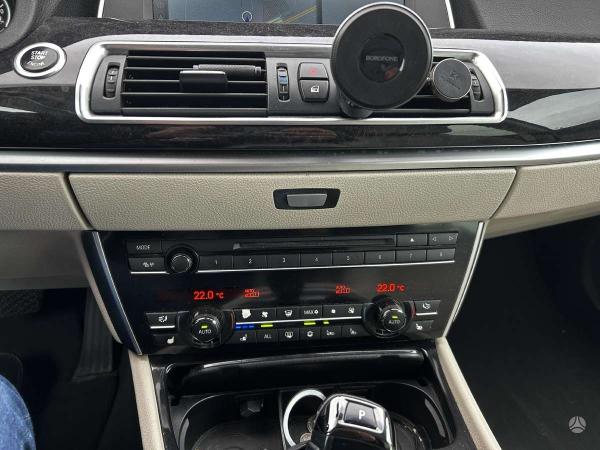 White BMW 530 Gran Turismo 2010 in Vilnius, with an engine capacity of 2.99 L and mileage of 280 thousand km for 9300 €, photo 11 on AUTOMOTO.COM.LV