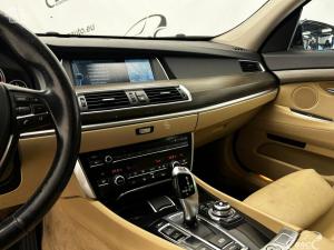 White BMW 530 Gran Turismo 2010 in Avizieniai, with an engine capacity of 3.00 L and mileage of 292 thousand km for 8500 €, photo 18 on AUTOMOTO.COM.LV