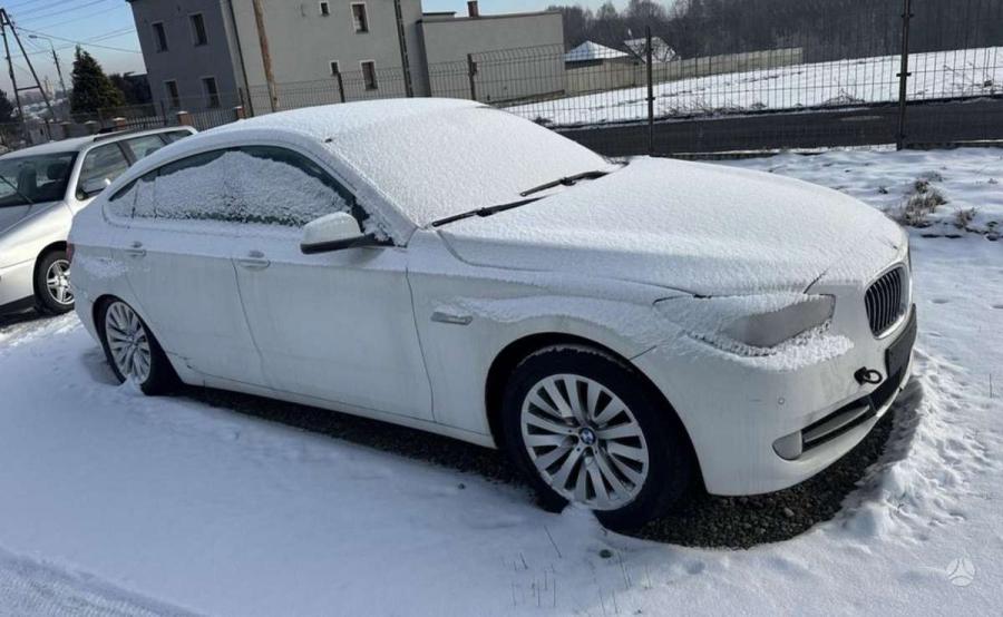 White BMW 530 Gran Turismo 2012 in Vilnius, with an engine capacity of 2.99 L and mileage of 340 thousand km for 3950 €, photo 1 on AUTOMOTO.COM.LV