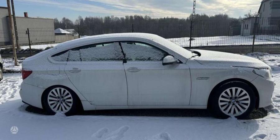 White BMW 530 Gran Turismo 2012 in Vilnius, with an engine capacity of 2.99 L and mileage of 340 thousand km for 3950 €, photo 5 on AUTOMOTO.COM.LV