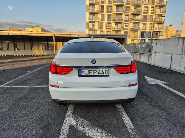 White BMW 530 Gran Turismo 2012 in Vilnius, with an engine capacity of 2.99 L and mileage of 382 thousand km for 8888 €, photo 8 on AUTOMOTO.COM.LV