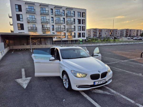 White BMW 530 Gran Turismo 2012 in Vilnius, with an engine capacity of 2.99 L and mileage of 382 thousand km for 8888 €, photo 9 on AUTOMOTO.COM.LV