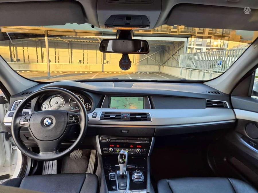 White BMW 530 Gran Turismo 2012 in Vilnius, with an engine capacity of 2.99 L and mileage of 382 thousand km for 8888 €, photo 16 on AUTOMOTO.COM.LV