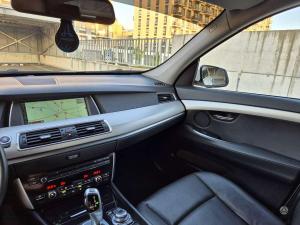 White BMW 530 Gran Turismo 2012 in Vilnius, with an engine capacity of 2.99 L and mileage of 382 thousand km for 8888 €, photo 21 on AUTOMOTO.COM.LV