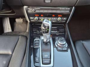 White BMW 530 Gran Turismo 2012 in Vilnius, with an engine capacity of 2.99 L and mileage of 382 thousand km for 8888 €, photo 26 on AUTOMOTO.COM.LV