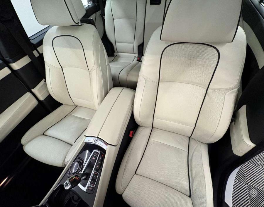 White BMW 530 Gran Turismo 2014 in Marijampole, with an engine capacity of 2.99 L and mileage of 325 thousand km for 15650 €, photo 20 on AUTOMOTO.COM.LV