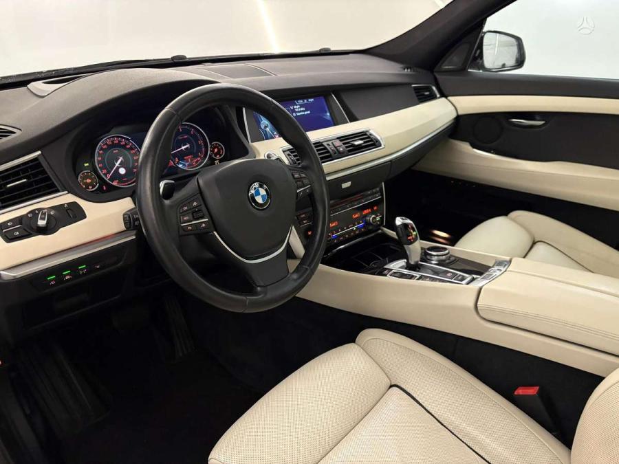 White BMW 530 Gran Turismo 2014 in Marijampole, with an engine capacity of 2.99 L and mileage of 325 thousand km for 15650 €, photo 21 on AUTOMOTO.COM.LV