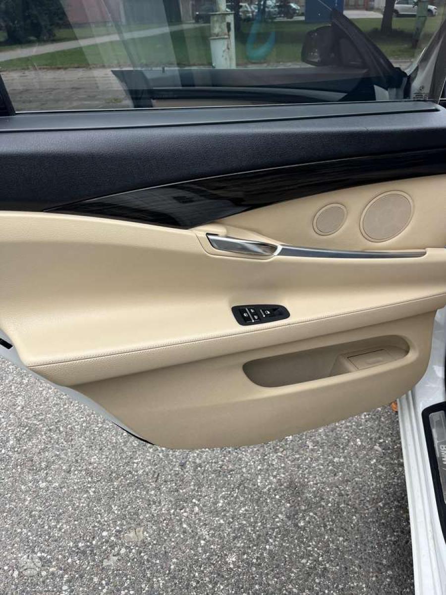 Balts BMW 530 Gran Turismo 2015 Klaipėda, ar dzinēja tilpumu 2.99 L un nobraukumu 156 tūkst. km par 17800 €, foto 15 vietnē AUTOMOTO.COM.LV