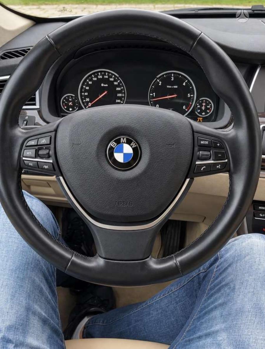 Balts BMW 530 Gran Turismo 2015 Klaipėda, ar dzinēja tilpumu 2.99 L un nobraukumu 156 tūkst. km par 17800 €, foto 25 vietnē AUTOMOTO.COM.LV