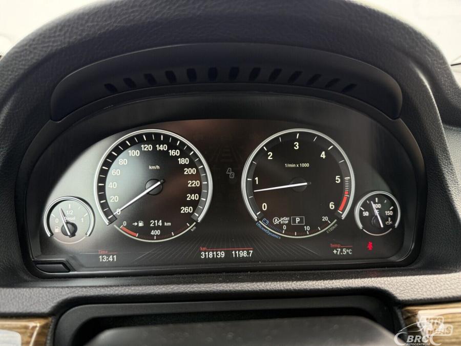 White BMW 530 Gran Turismo 2017 in Avizieniai, with an engine capacity of 3.00 L and mileage of 318 thousand km for 15700 €, photo 25 on AUTOMOTO.COM.LV