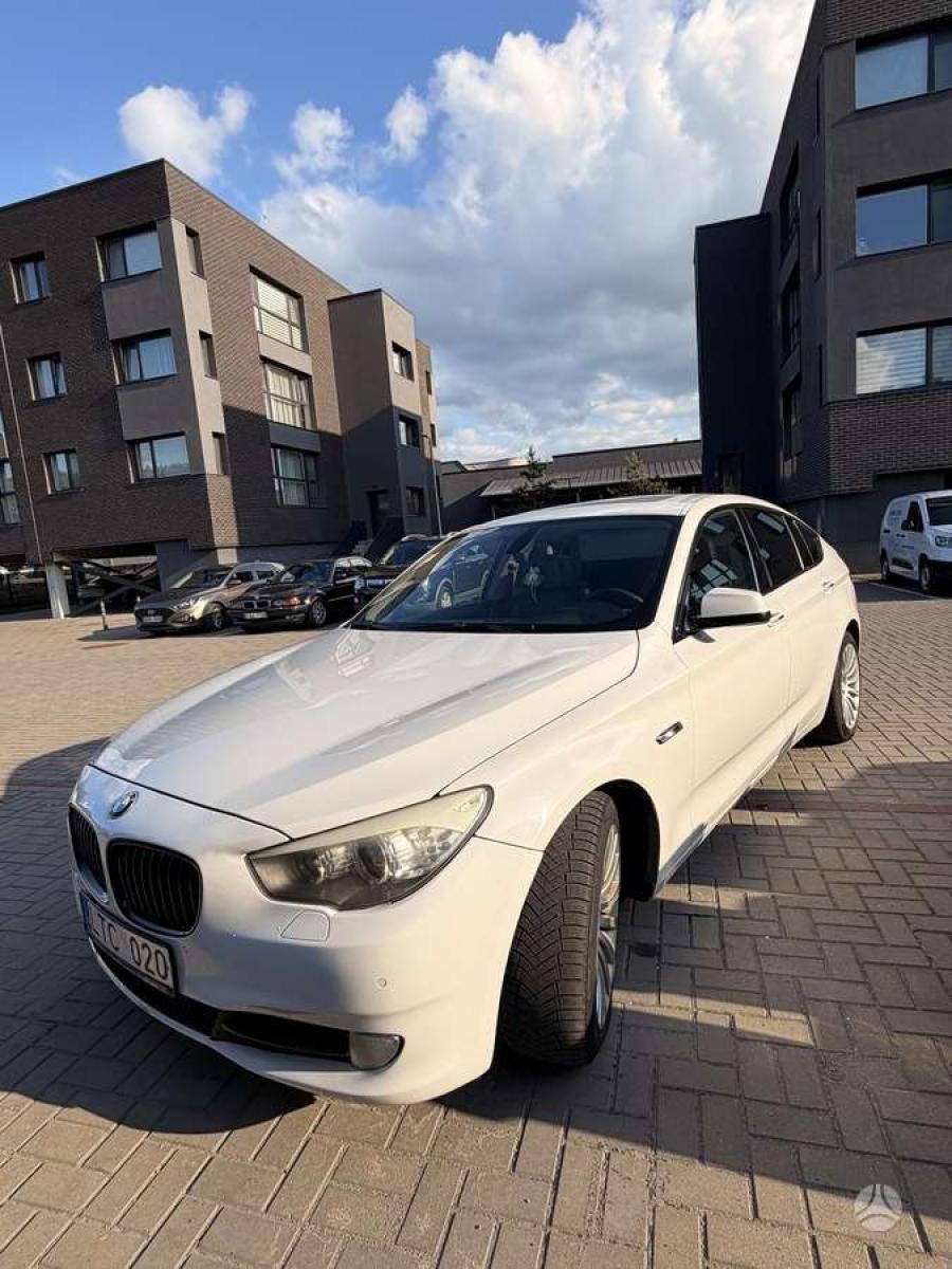 White BMW 530 Gran Turismo 2009 in Kaunas, with an engine capacity of 0.00 L and mileage of 415 thousand km for 8100 €, photo 9 on AUTOMOTO.COM.LV