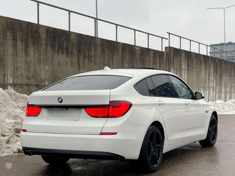 White BMW 530 Gran Turismo 2010 in Vilnius, with an engine capacity of 0.00 L and mileage of 358 thousand km for 7800 €, photo 2 on AUTOMOTO.COM.LV