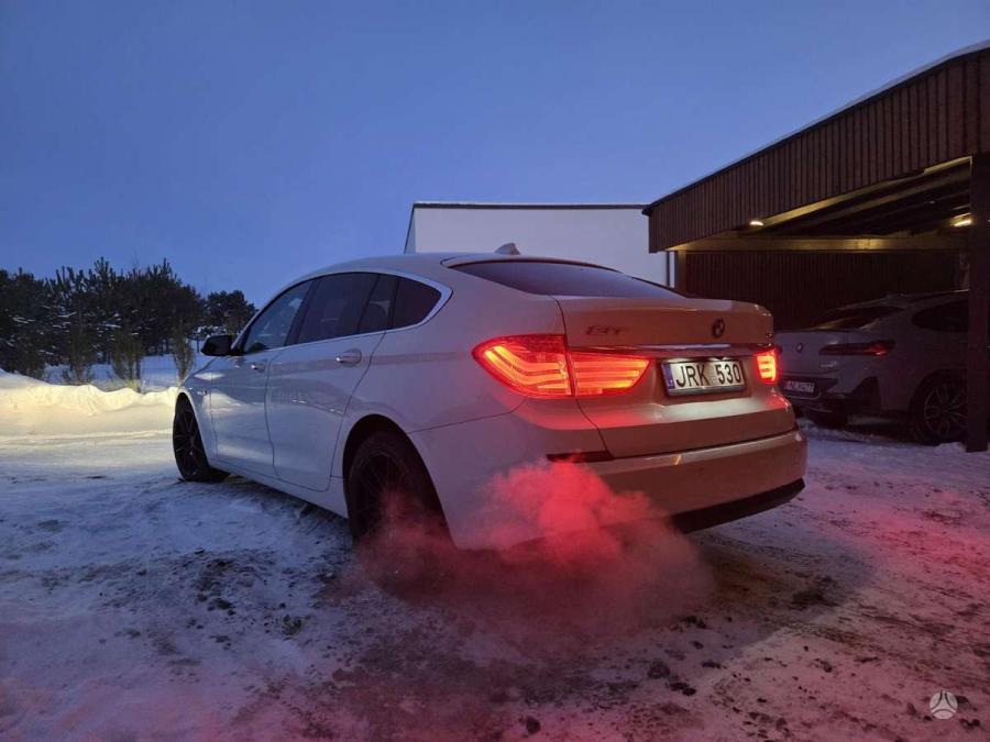 White BMW 530 Gran Turismo 2011 in Klaipeda, with an engine capacity of 2.99 L and mileage of 306 thousand km for 8000 €, photo 5 on AUTOMOTO.COM.LV
