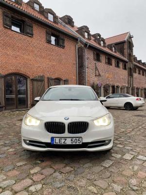 White BMW 530 Gran Turismo 2012 in Klaipeda, with an engine capacity of 3.00 L and mileage of 421 thousand km for 7200 €, photo 2 on AUTOMOTO.COM.LV