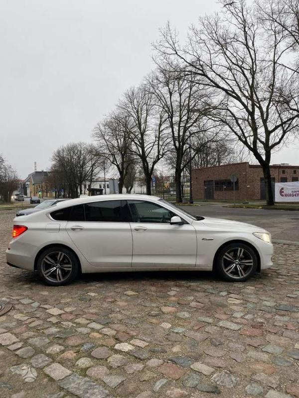 White BMW 530 Gran Turismo 2012 in Klaipeda, with an engine capacity of 3.00 L and mileage of 421 thousand km for 7200 €, photo 4 on AUTOMOTO.COM.LV