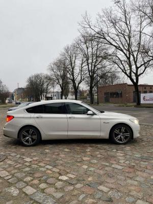 White BMW 530 Gran Turismo 2012 in Klaipeda, with an engine capacity of 3.00 L and mileage of 421 thousand km for 7200 €, photo 4 on AUTOMOTO.COM.LV