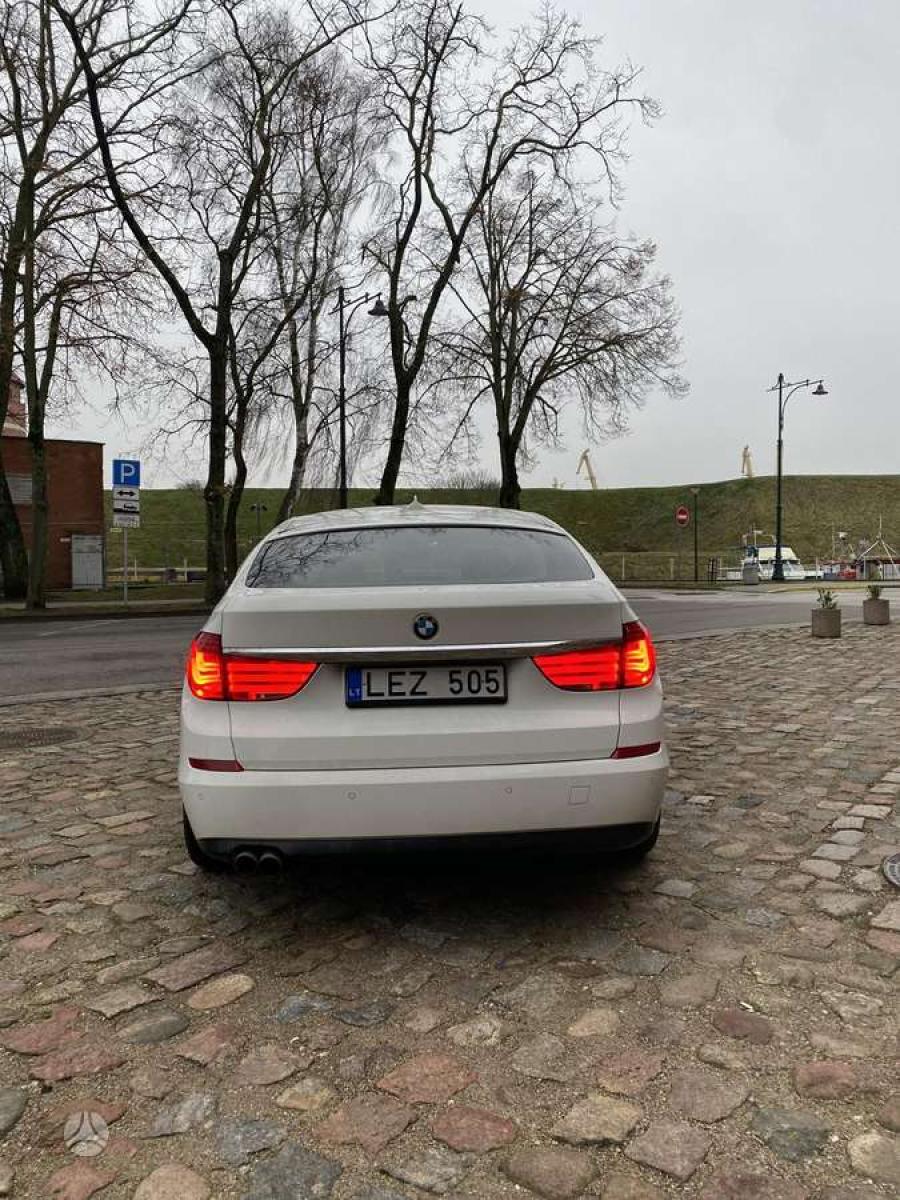 White BMW 530 Gran Turismo 2012 in Klaipeda, with an engine capacity of 3.00 L and mileage of 421 thousand km for 7200 €, photo 6 on AUTOMOTO.COM.LV