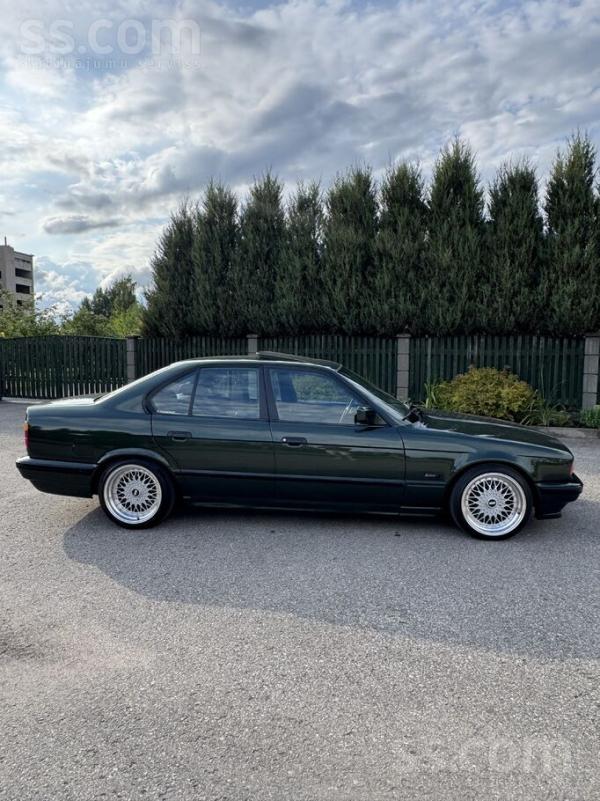 Zaļš BMW 530 1988 Daugavpils, ar dzinēja tilpumu 3.00 L un nobraukumu 310 tūkst. km par 7250 €, foto 8 vietnē AUTOMOTO.COM.LV