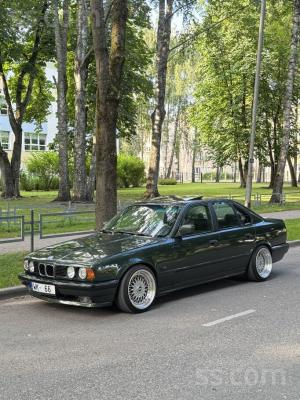 Green BMW 530 1988 in Daugavpils, with an engine capacity of 3.00 L and mileage of 310 thousand km for 7250 €, photo  on AUTOMOTO.COM.LV