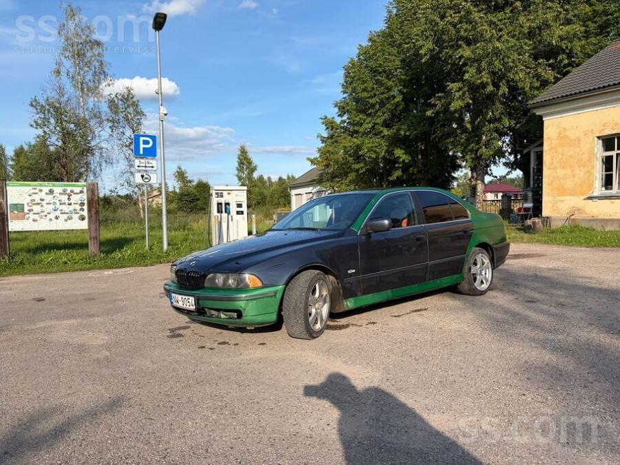 Green BMW 530 2000 in Ogre, with an engine capacity of 3.00 L and mileage of 349 thousand km for 900 €, photo 10 on AUTOMOTO.COM.LV