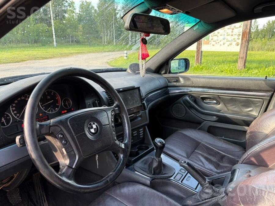 Green BMW 530 2000 in Ogre, with an engine capacity of 3.00 L and mileage of 349 thousand km for 900 €, photo 11 on AUTOMOTO.COM.LV