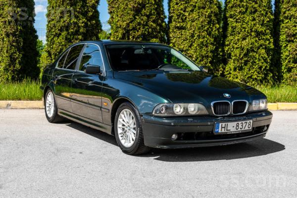 Green BMW 530 2001 in Jelgava, with an engine capacity of 3.00 L and mileage of 372 thousand km for 2350 €, photo 1 on AUTOMOTO.COM.LV