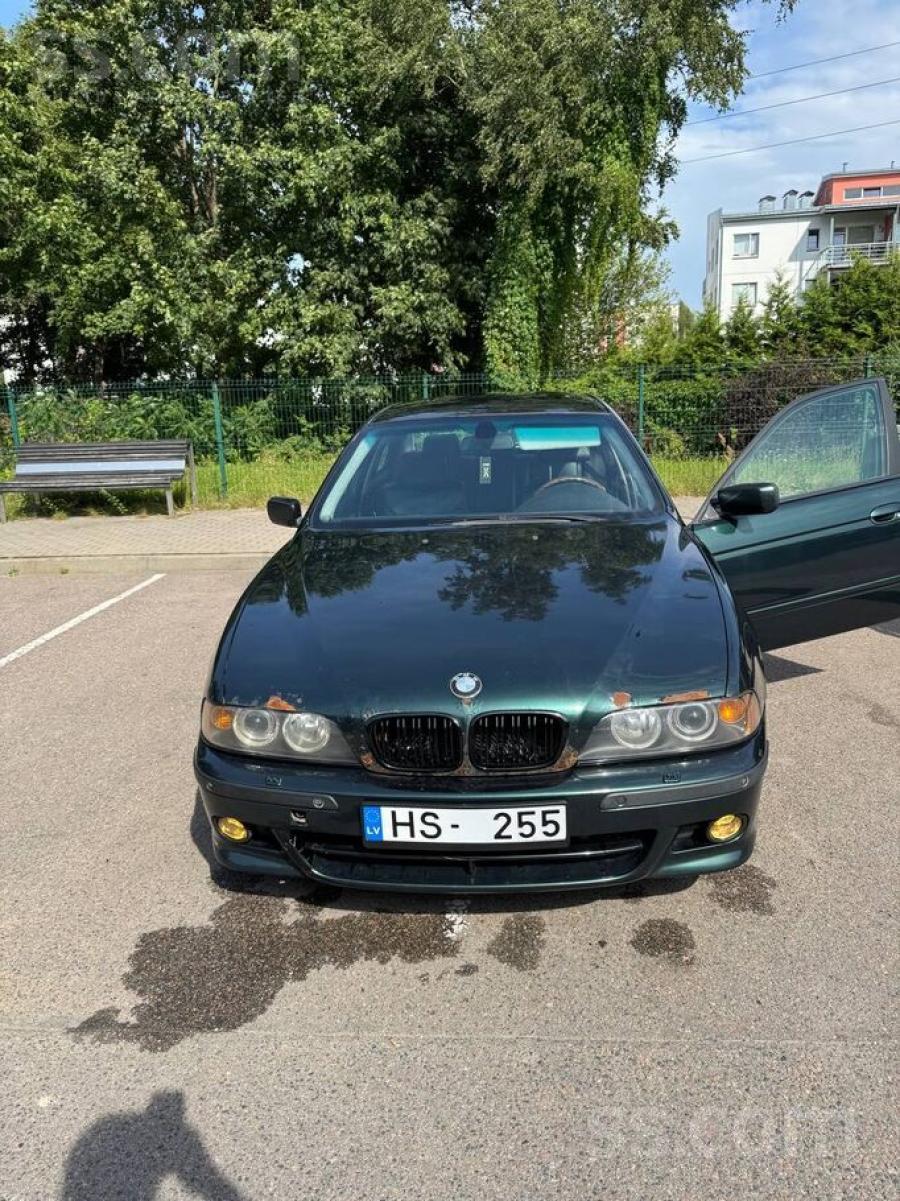 Green BMW 530 2001 in Riga, with an engine capacity of 3.00 L and mileage of 450 thousand km for 2800 €, photo 3 on AUTOMOTO.COM.LV