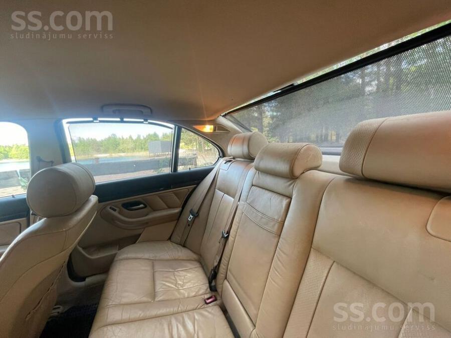 Green BMW 530 2002 in Riga, with an engine capacity of 3.00 L and mileage of 325 thousand km for 2500 €, photo 9 on AUTOMOTO.COM.LV