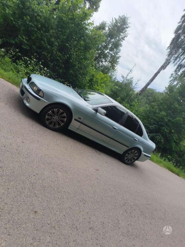 Zaļš BMW 530 2002 Joniškis, ar dzinēja tilpumu 3.00 L un nobraukumu 450 tūkst. km par 1450 €, foto 2 vietnē AUTOMOTO.COM.LV