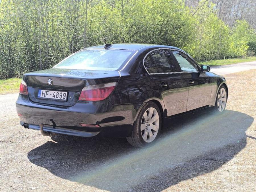 Green BMW 530 2004 in Rezekne, with an engine capacity of 3.00 L and mileage of 363 thousand km for 3600 €, photo 4 on AUTOMOTO.COM.LV