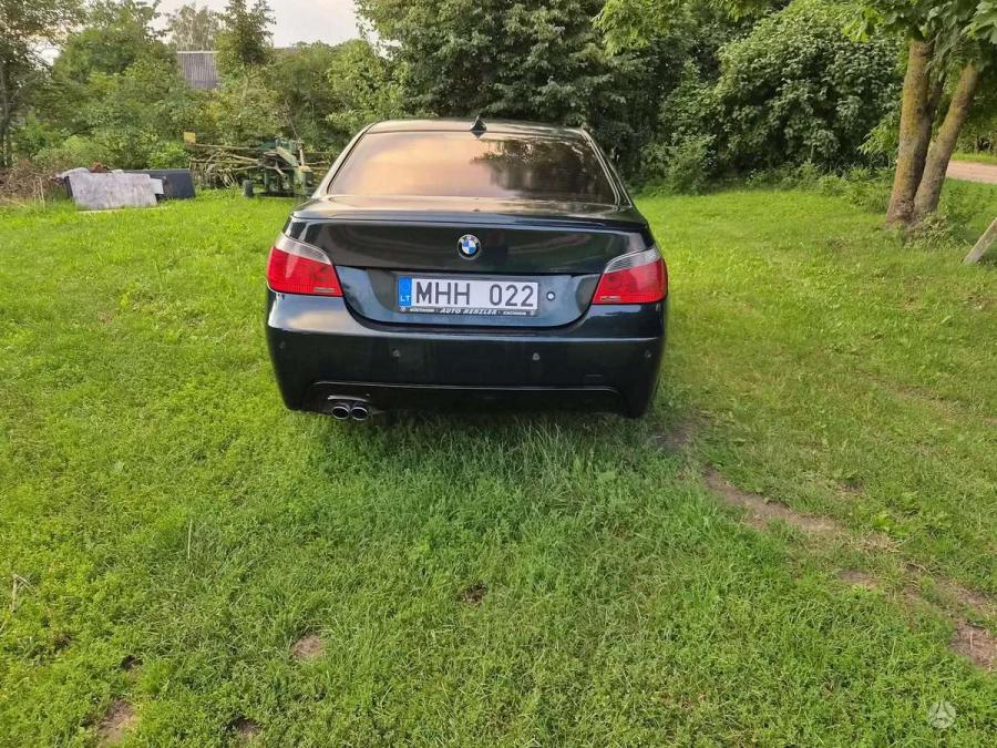 Green BMW 530 2005 in Druskininkai, with an engine capacity of 2.99 L and mileage of 300 thousand km for 5300 €, photo 4 on AUTOMOTO.COM.LV