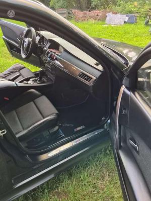 Green BMW 530 2005 in Druskininkai, with an engine capacity of 2.99 L and mileage of 300 thousand km for 5300 €, photo 6 on AUTOMOTO.COM.LV