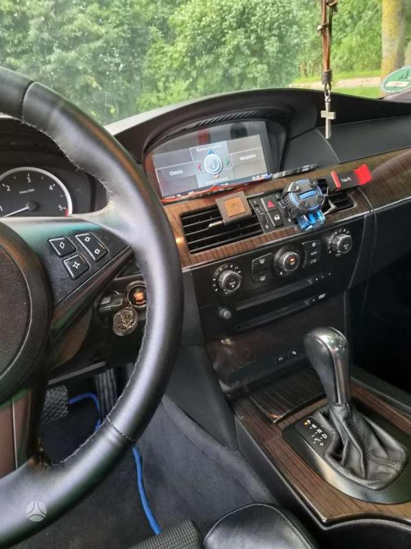 Green BMW 530 2005 in Druskininkai, with an engine capacity of 2.99 L and mileage of 300 thousand km for 5300 €, photo 7 on AUTOMOTO.COM.LV