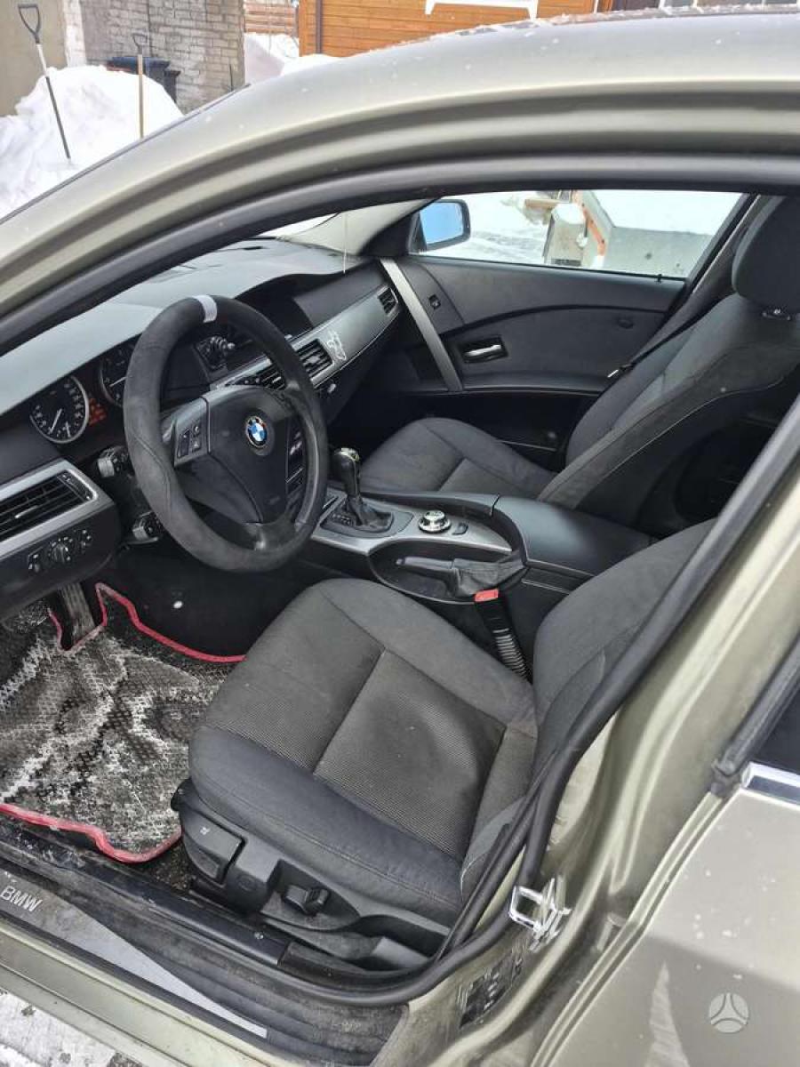 Zaļš BMW 530 2006 Telšiai, ar dzinēja tilpumu 3.00 L un nobraukumu 321 tūkst. km par 2200 €, foto 6 vietnē AUTOMOTO.COM.LV