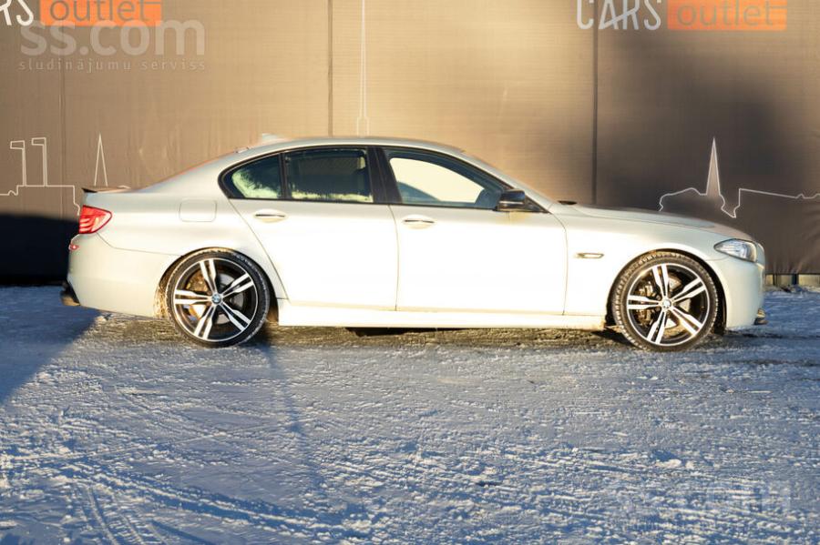 Green BMW 530 2012 in Riga, with an engine capacity of 3.00 L and mileage of 310 thousand km for 15990 €, photo 4 on AUTOMOTO.COM.LV